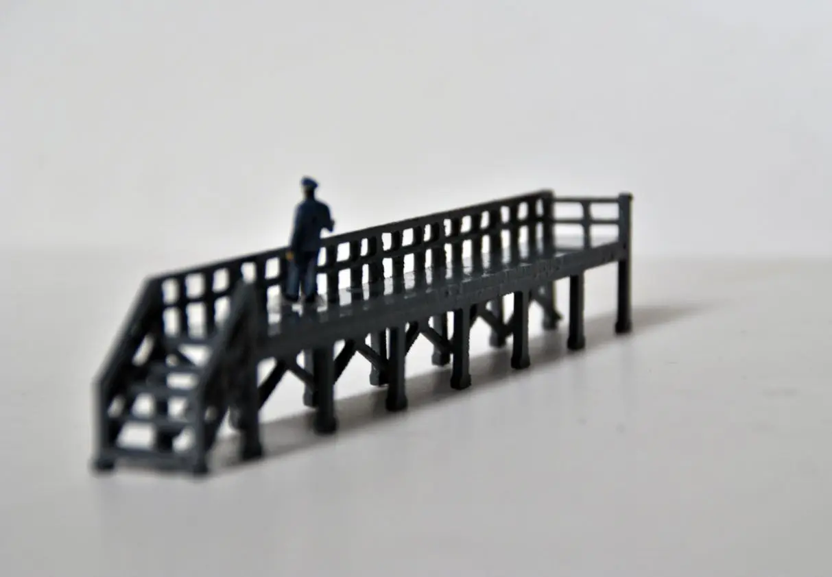 2pcs HO Scale Train model construction scene sand table railway ...