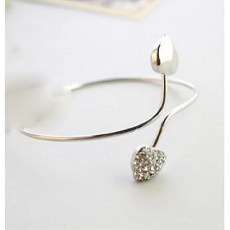 Simple Style Fasion Girls Hand Bracelet Bracelets Bangle Hand Model ...