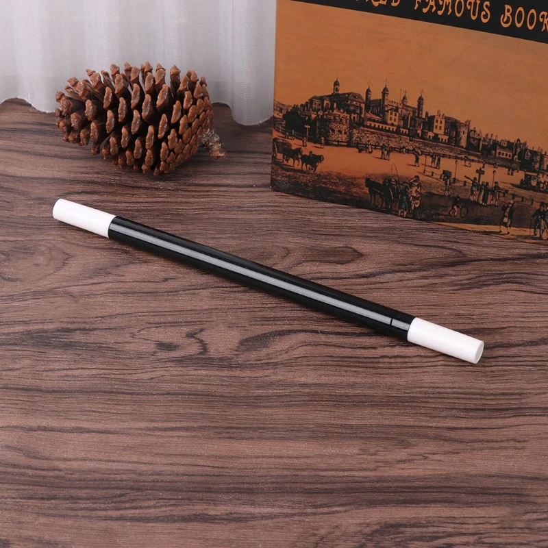 Профессиональные палочки исчезающий шелк крупным планом фокусы ...