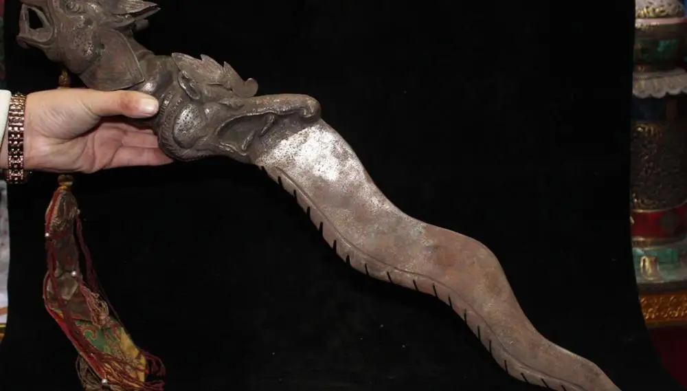 23"Old Rare Ironware iron Dragon Handle Tooth Knife Aralia Broadsword ...