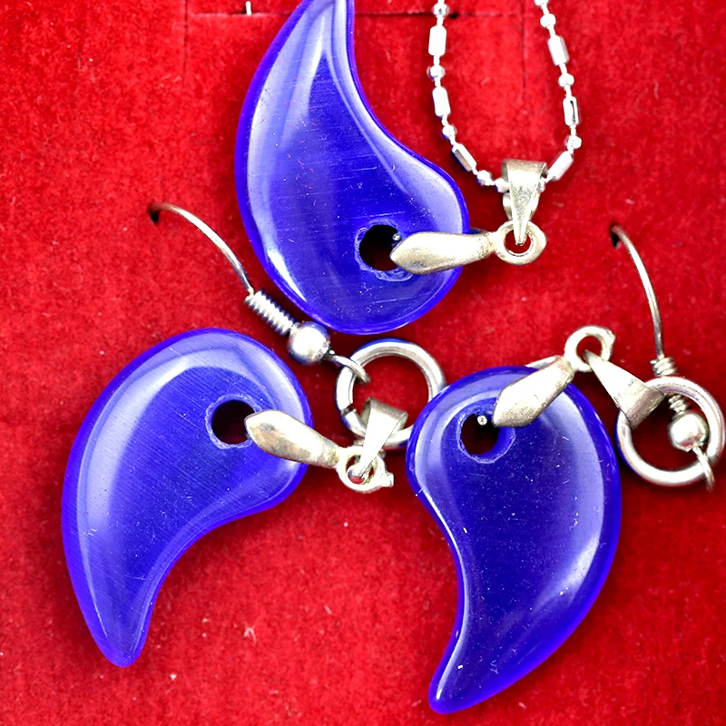Magatama Earring