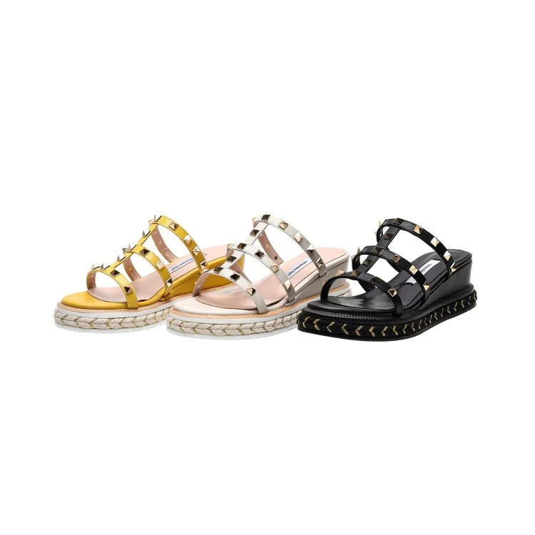 Zapatos De Mujer 여성용 슬리퍼 슬로프 힐 리벳 여성용 슬라이드 좁은 밴드 샌들 고품질 패션중 힐