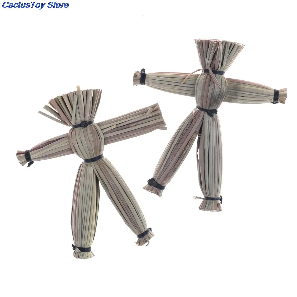 2pcs Novelty April Fool's Day Mysterious Straw Voodoo Dolls Close Up ...