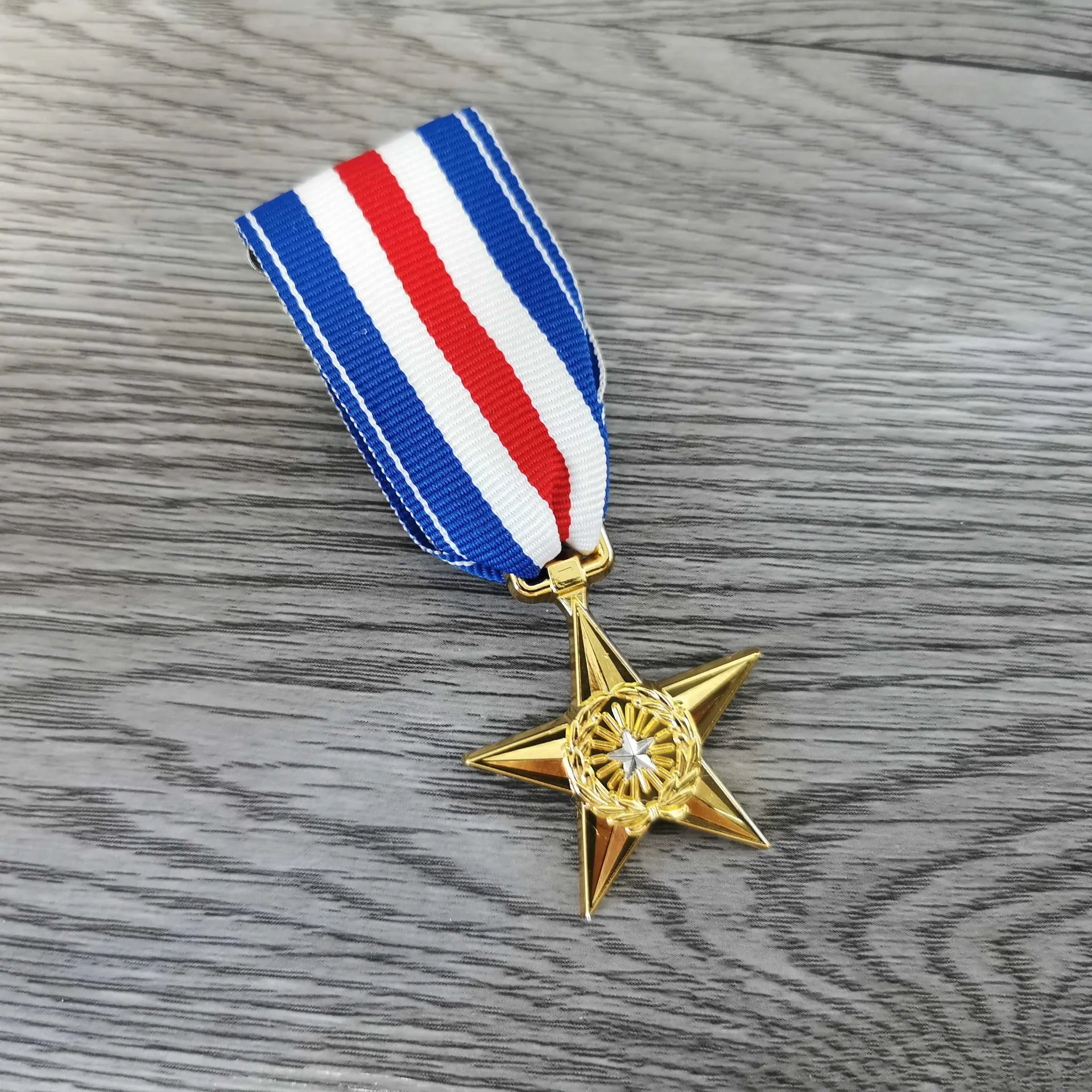 US-Army-Silver-Star-Military-Medal-Bronze-Star-Medal-replica.jpg