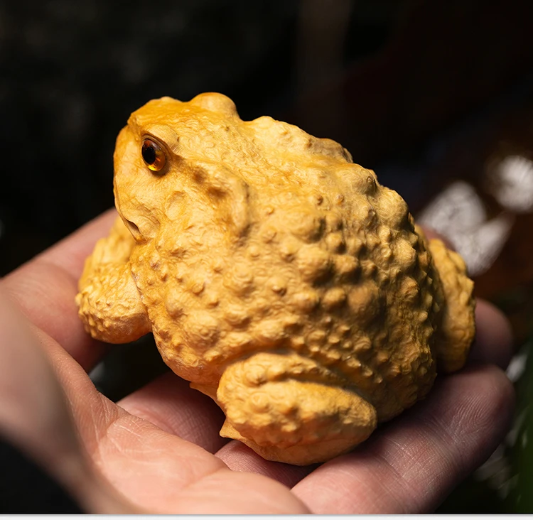 Home Décor Statues Boxwood statue Hand carved Bangs play golden toad ...