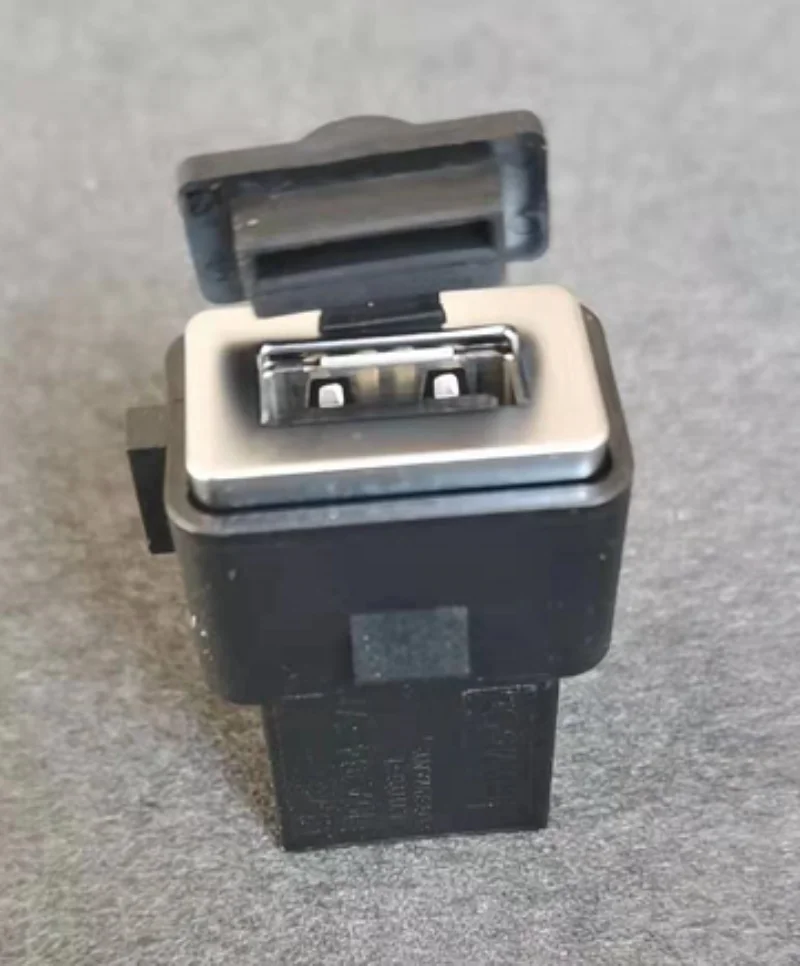 30775252 자동차 USB 인터페이스 소켓 잭 소켓 어댑터, 볼보 S80 S60 XC60 S40 C30 V60 C70 S40 ...