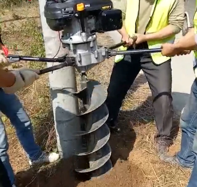 High-power 4-stroke digging machine excavator drill tree planting pole ...