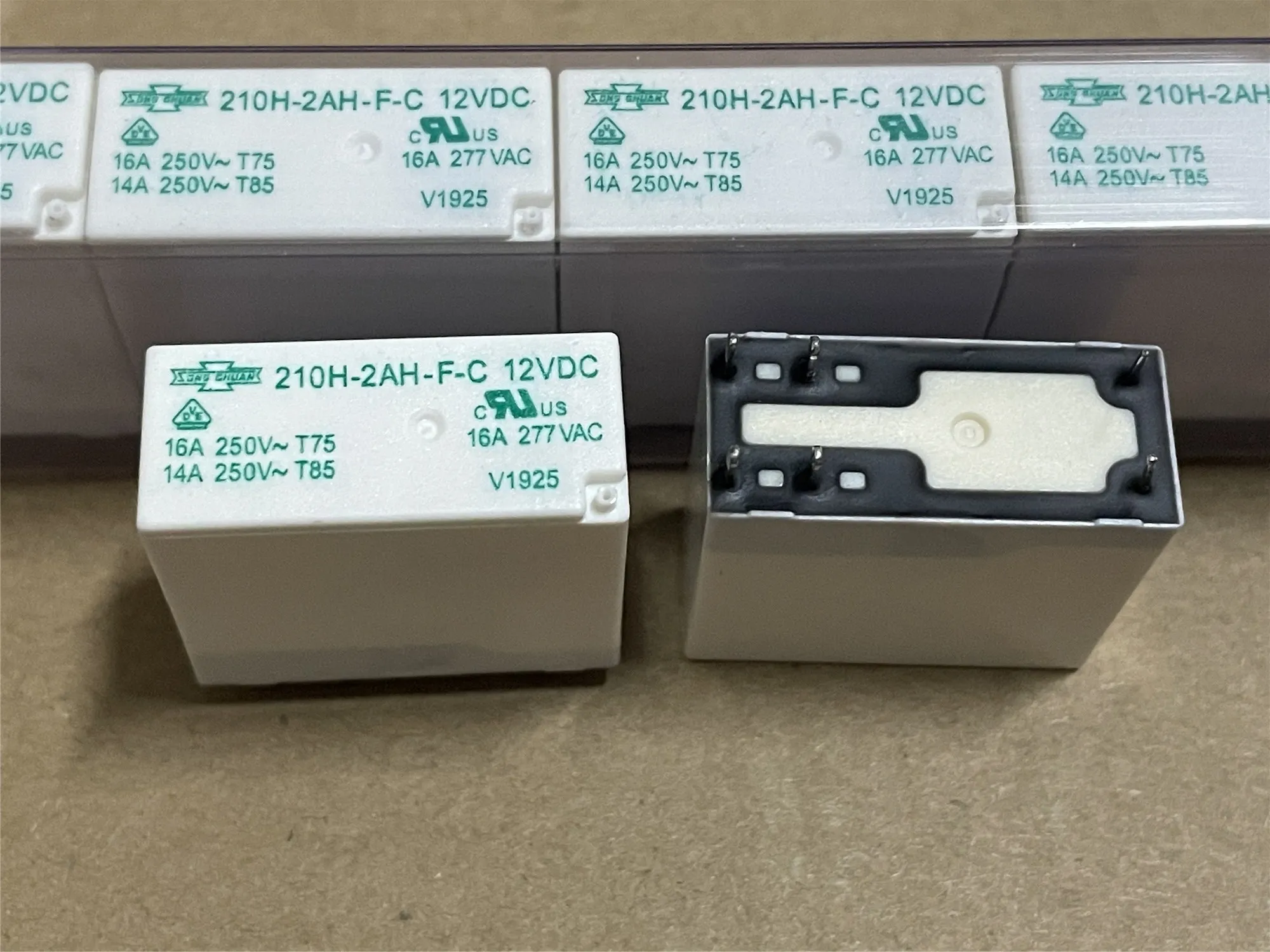 210H-2AH-F-C-12VDC-Relay-16A-6pins.jpg