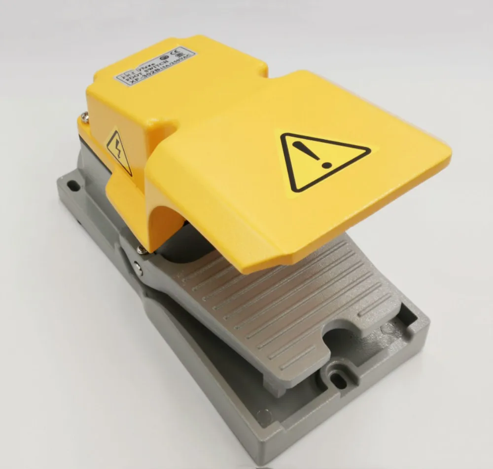 XF-302B-Treadle-Foot-Pedal-Switch-15A-250VAC-1C-Contact-Form-Waterproof.jpg