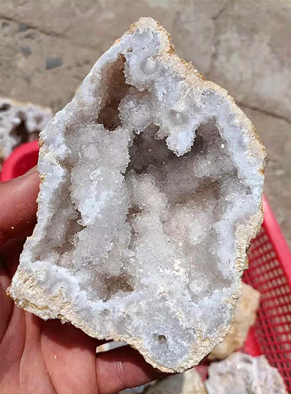 Dev Kuvars Kristal Mağarası