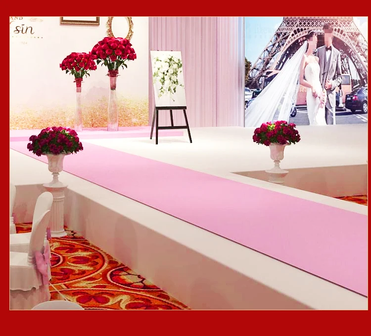 Wedding stage carpet | Beachweddingtips.com