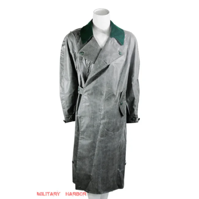 Repro-WWII-German-motorcyclist-rubberized-raincoat.jpg