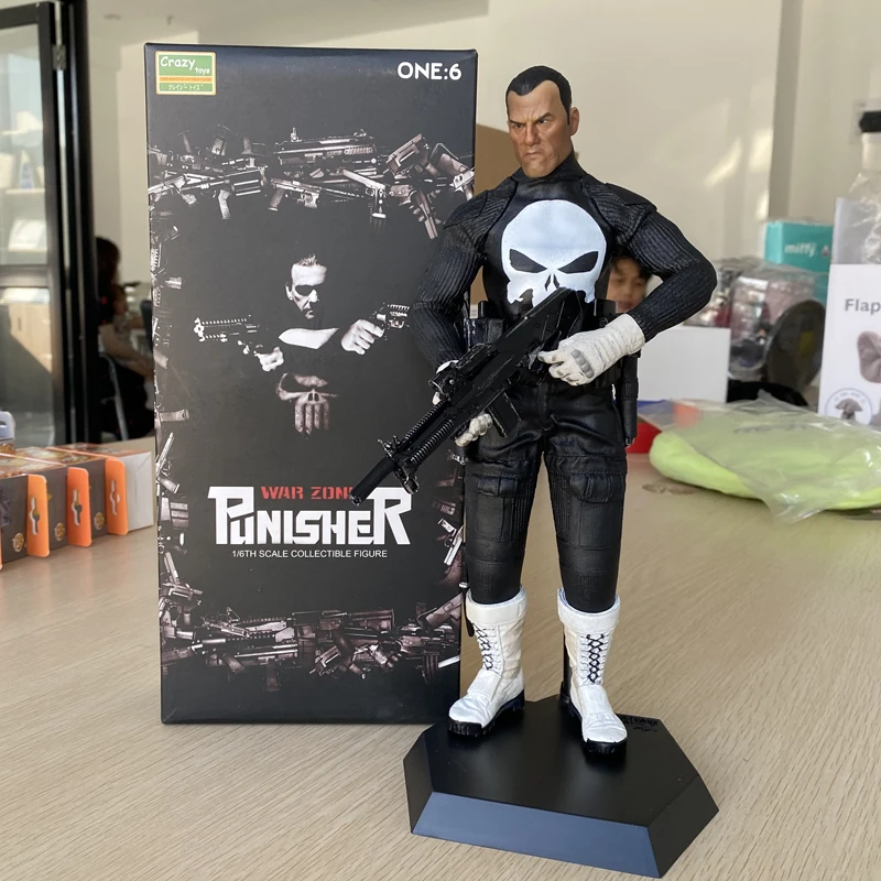 The Punisher Sixth Scale Figure