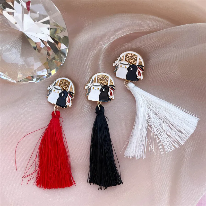 Criativo esmalte wei wuxian broches branco preto coelhos borla lapela ...