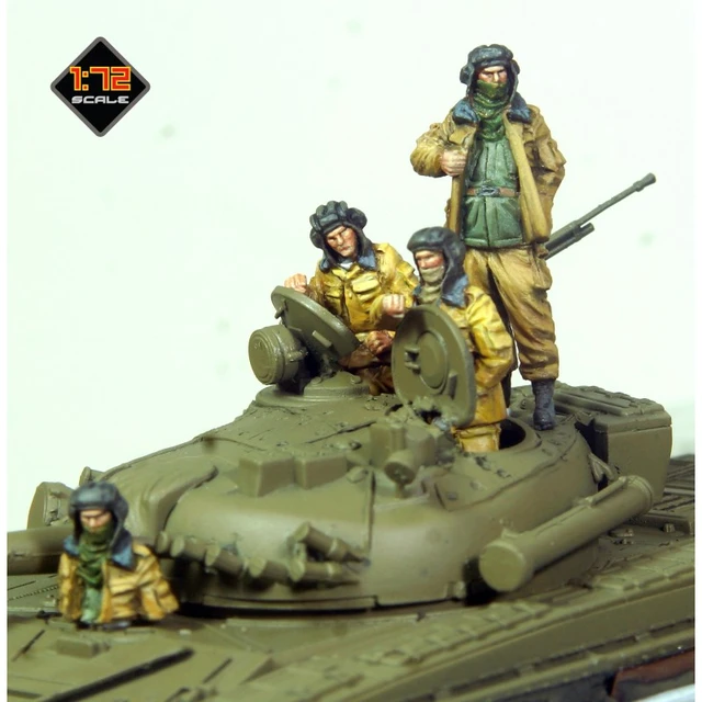 T 72 Tank Crew