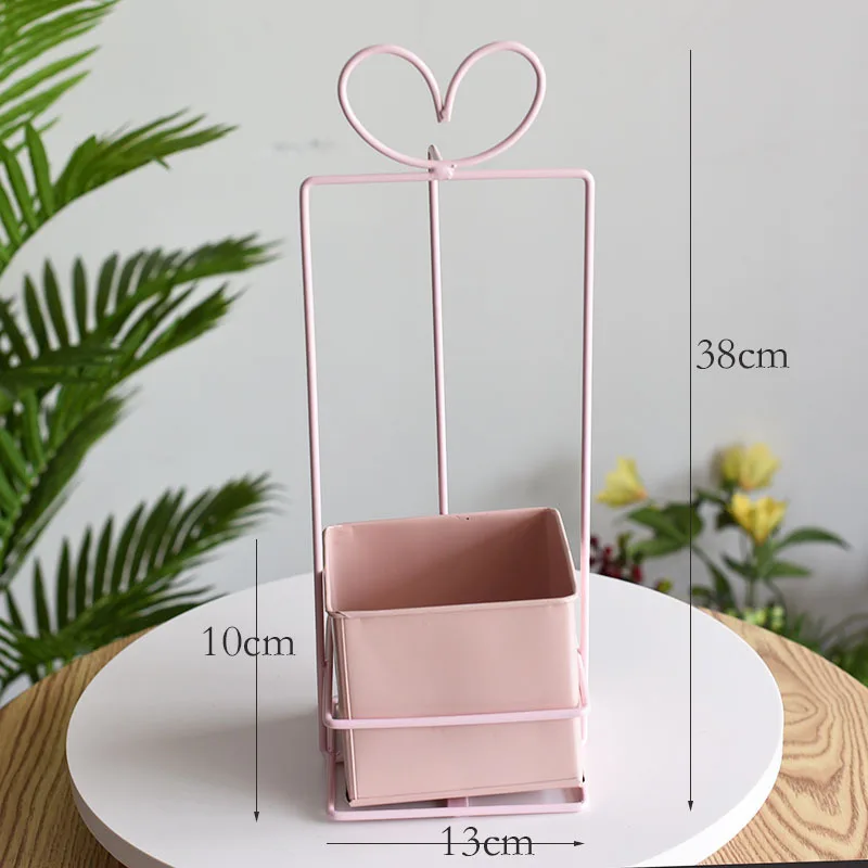 Металлическая корзина для цветов Любовь позолоченный Геометрическая ...