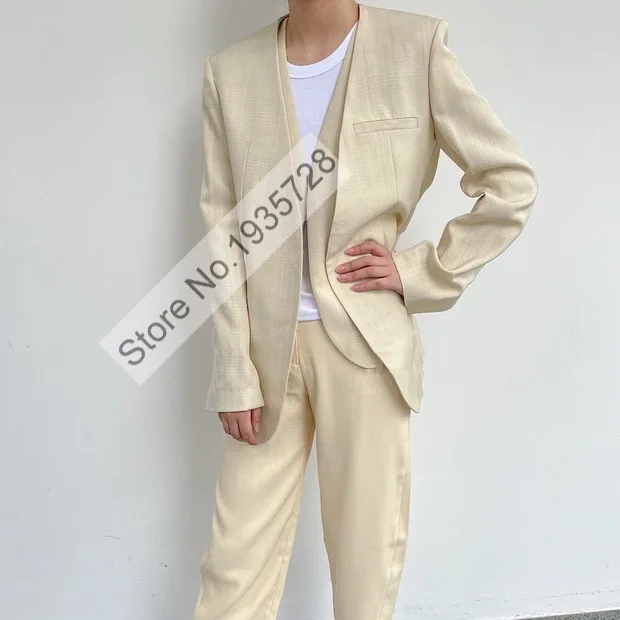 Ladies V Neckline No Button Blazer With Long Sleeve & Pockets Detail ...