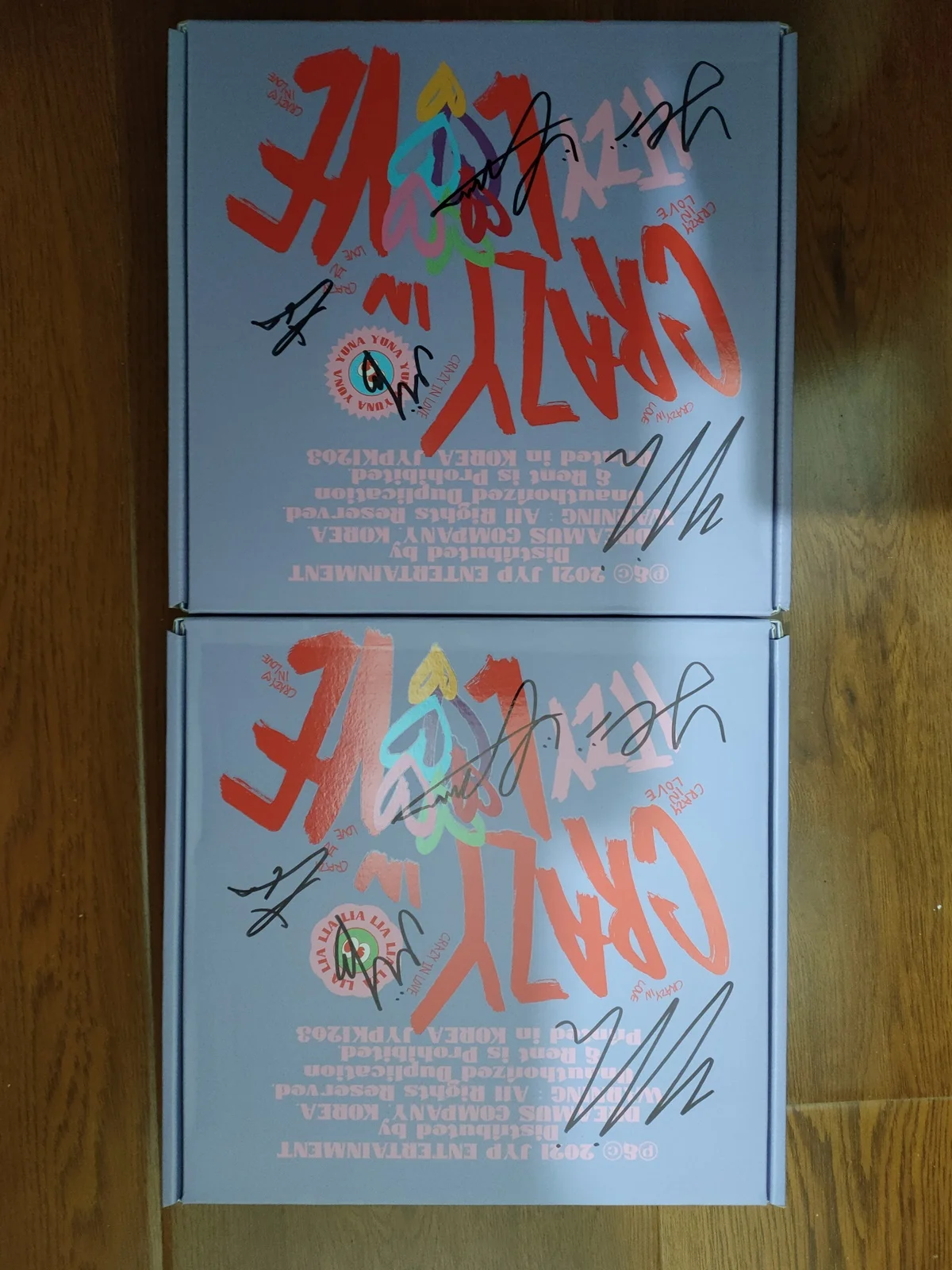 ITZY-Autographed-Signed-Album-IT-z-ICY-Guess-Who-Crazy-In-Love-K-POP ...