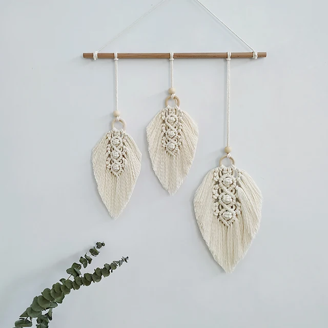 Macrame Feather Wall Hanging | Macrame-design.com