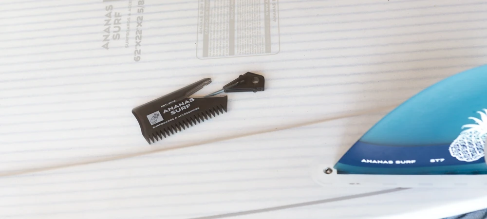 Surfboard Wax Comb with Fin Key - Life Changing Products