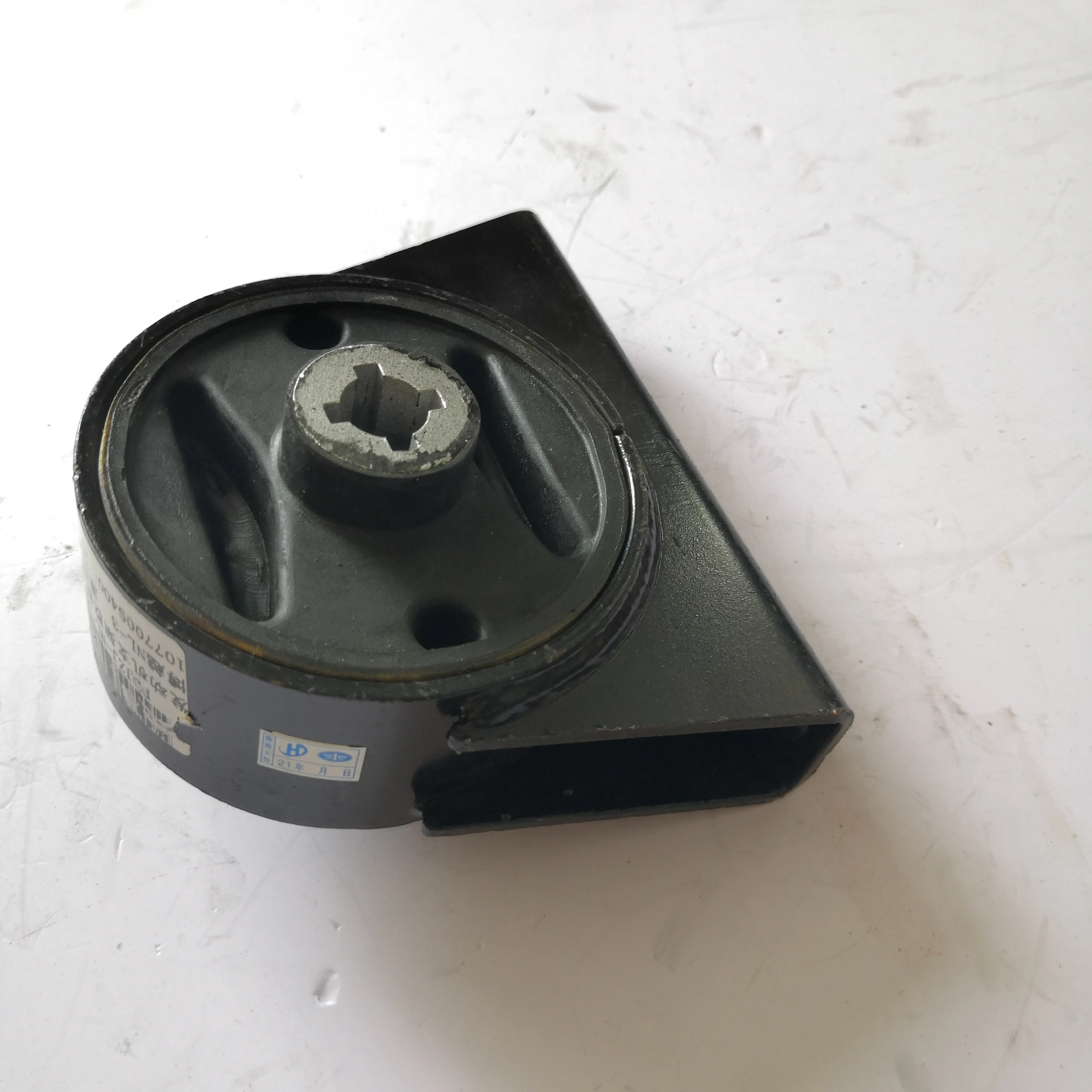 Front-Engine-Mounting-for-Geely-X7-NL-3-OEM-1077013900.jpg