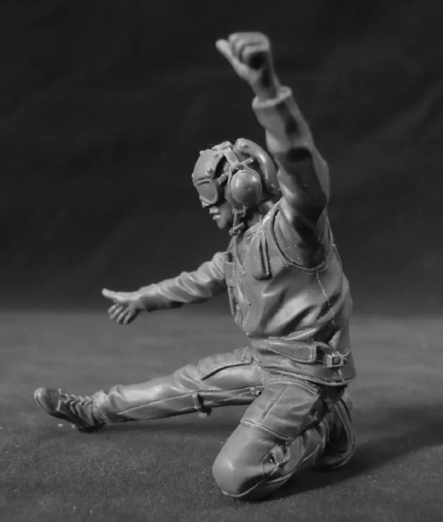 Unassambled-1-24-modern-man-Squatting-with-hand-swing-Resin-figure ...