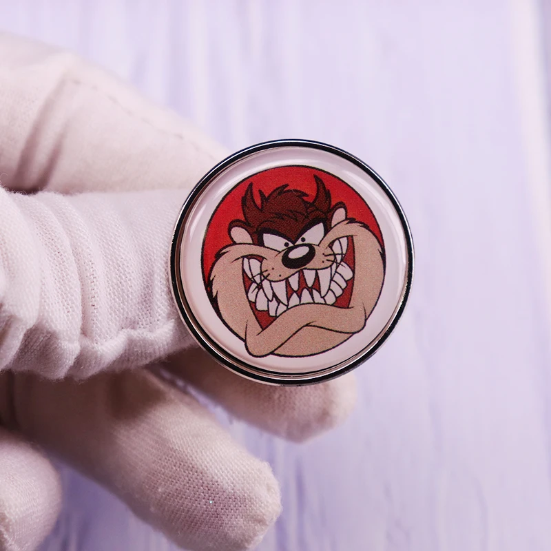 Looney-Tunes-Pin-Cartoon-Taz-Brooch-Anime-Fans-Addition-Collection.jpg