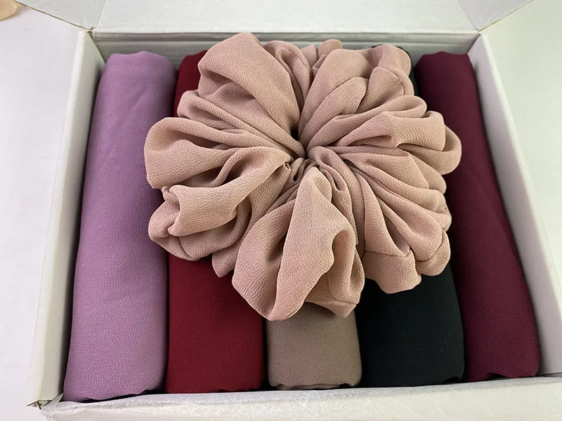 이슬람 쉬폰 히잡 스카프 여성 솔리드 컬러 목도리 헤드 랩 이슬람 히잡 헤드 스카프 사용자 정의 선물 상자 풀라 팜므 Hello