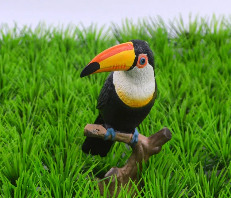 pvc-figure-model-toy-tucan.jpg