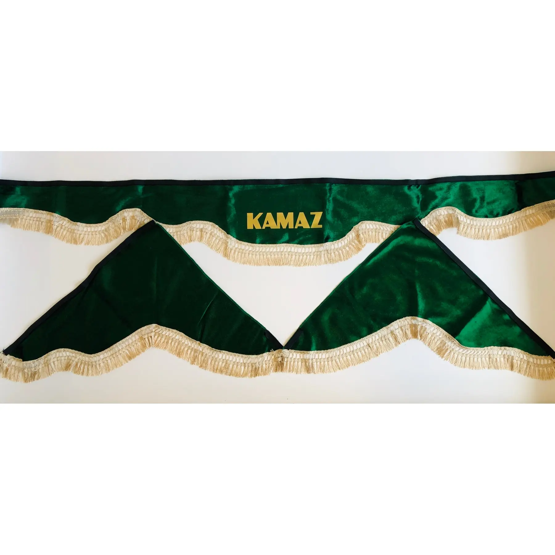 Pelmets à Kamaz Green. Beige frange. Pelmets dans un camion. Pelmets ...