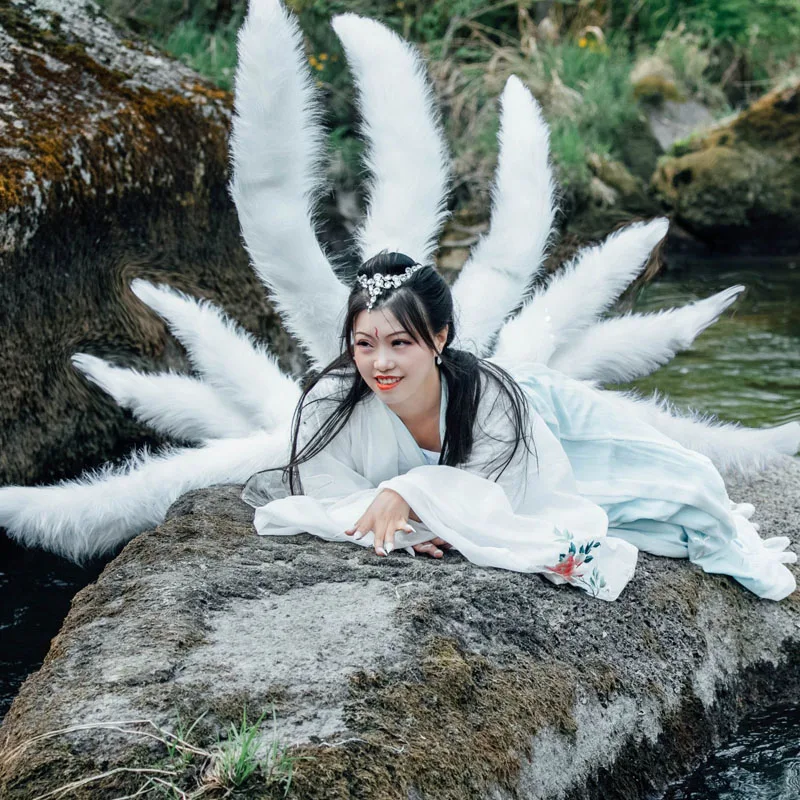 White Nine Tailed Fox Cosplay