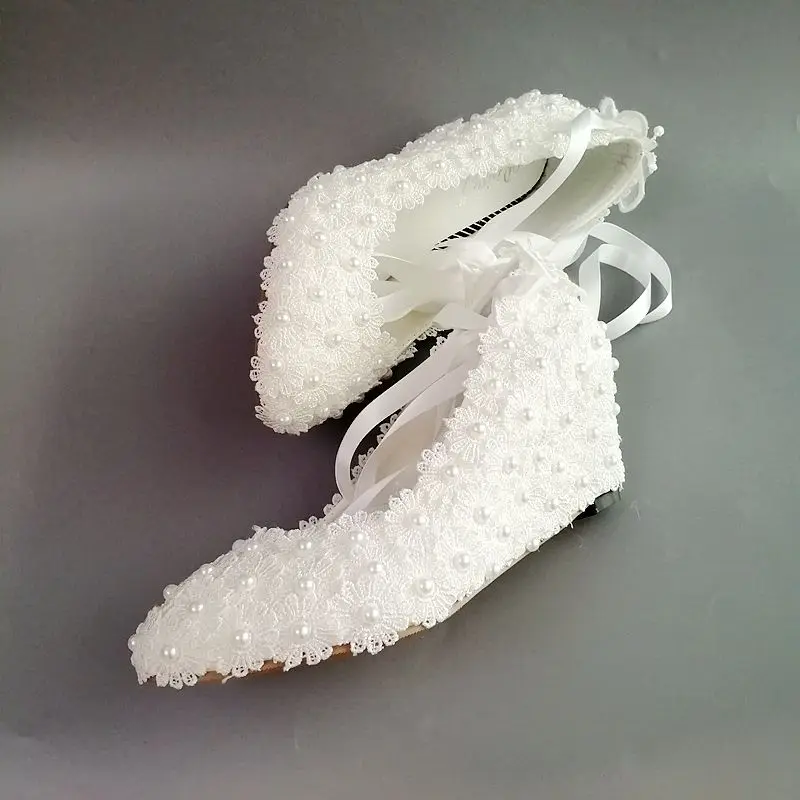 5cm 힐 화이트 레이스 진주 웨딩 구두 신부 수제 럭셔리 디자이너 새틴 리본 신부 웨지 힐 댄스 웨딩 펌프 구두여성용 펌프