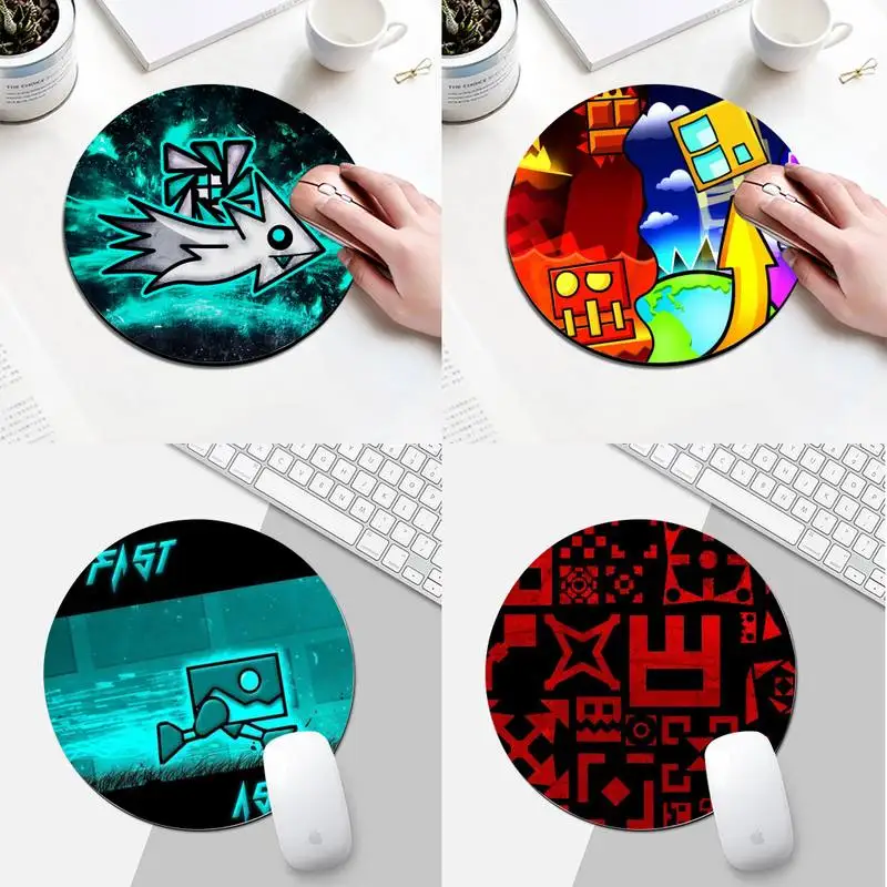 Geometry-Dash-Natural-Rubber-Gaming-mousepad-Desk-Mat-Round-Desk-Gamer ...