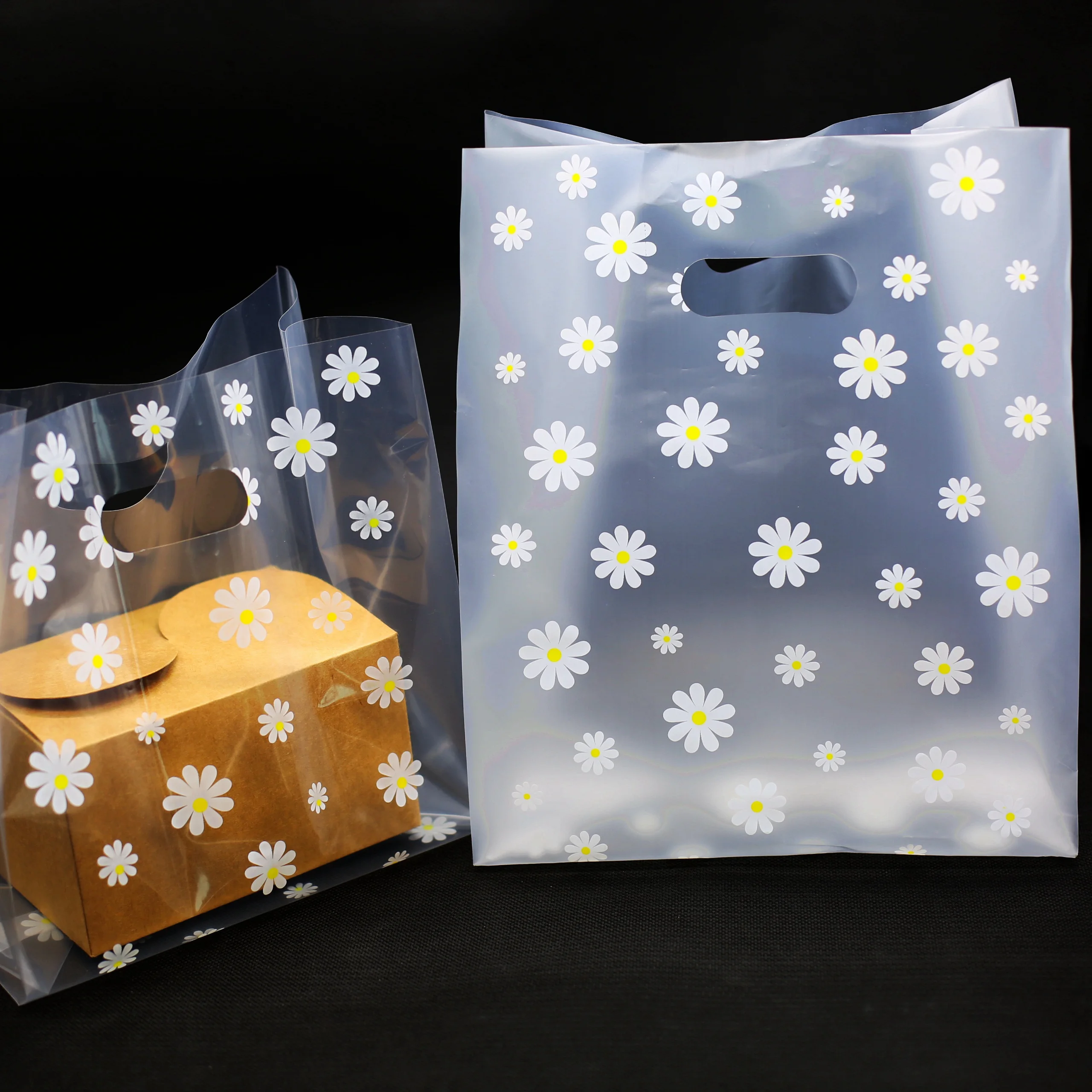 Translucent Daisy Plastic Gift Bags, Plastic Shopping Bags, Retail Bags ...