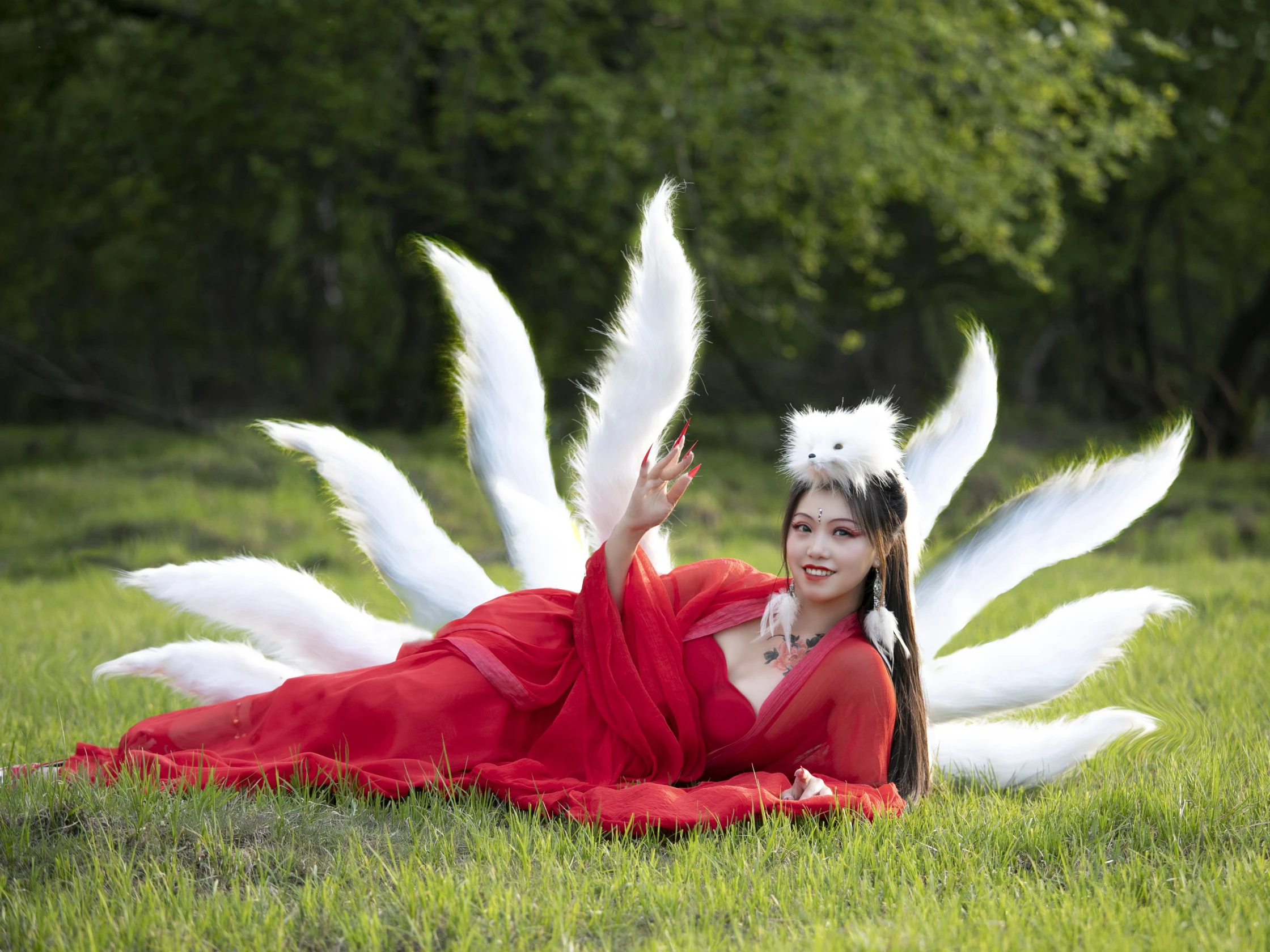 White Nine Tailed Fox Cosplay