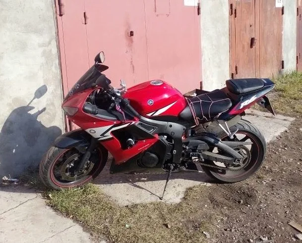 Yamaha R6 Red And Black