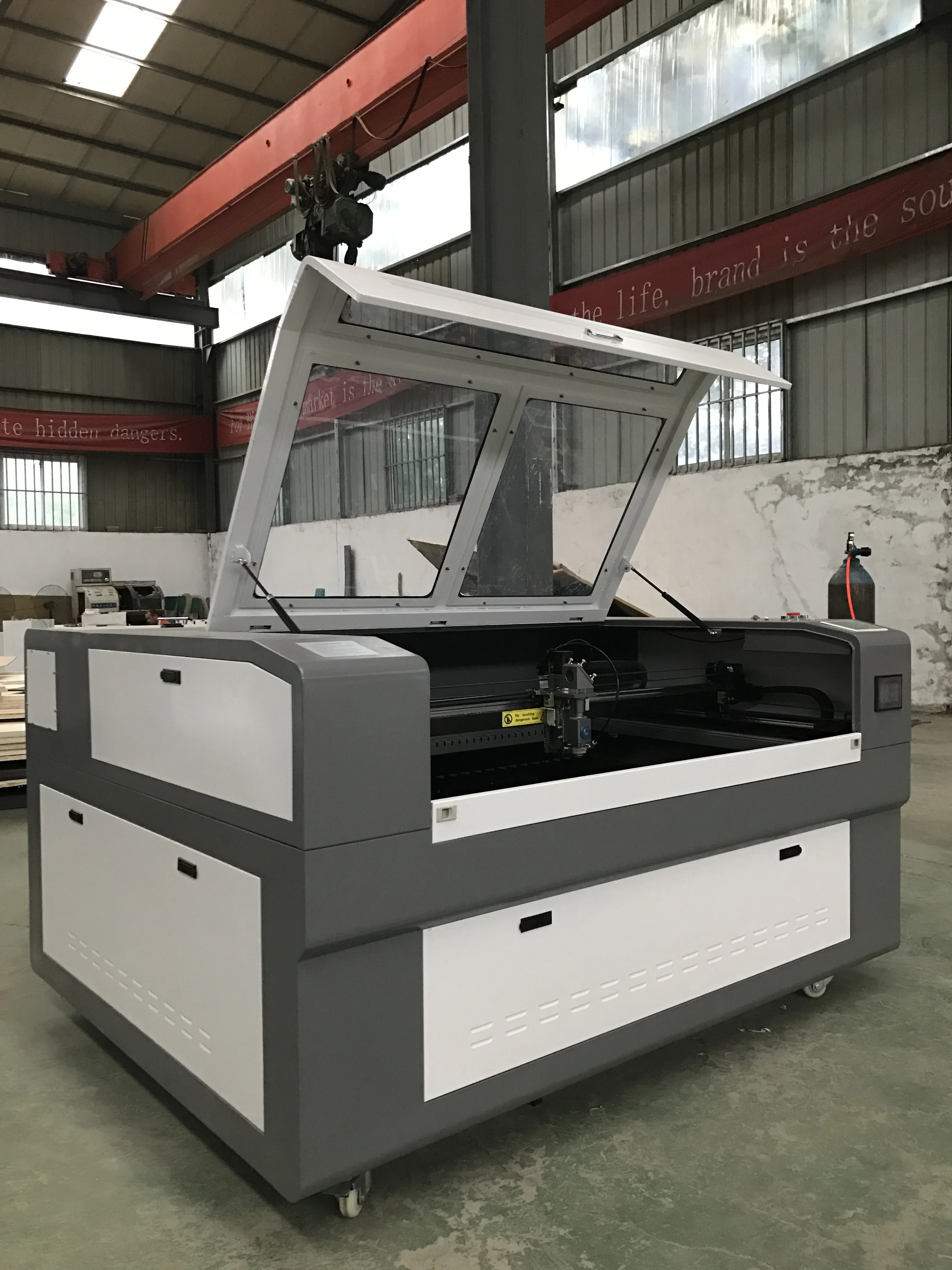 Hot sell co2 laser cutter 150w sheet stainless steel, iron, metal 1390 ...