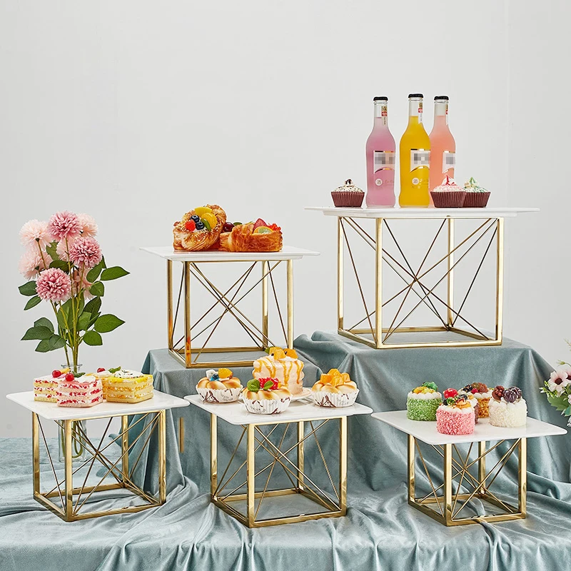 1 szt. Kreatywny drut ciągnący złoty stół deserowy z ciastem i dim sum rack bufet bankietowy ...