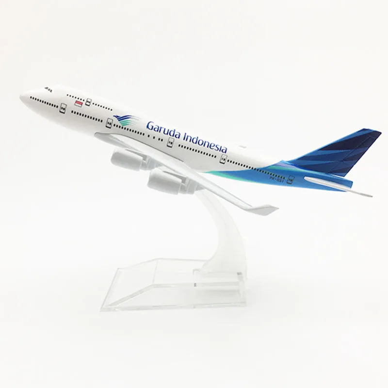 12CM 1:400 Boeing B747 400 model Garuda Indonesia airlines airways with ...