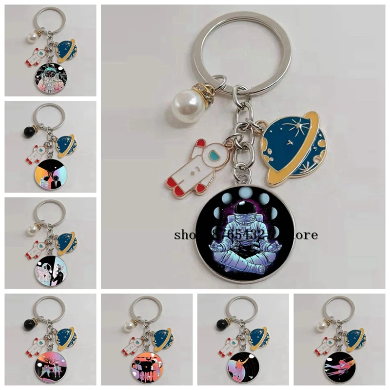 New-Space-Astronaut-Keychain-Dream-Space-Keychain-Round-Dome-Glass ...