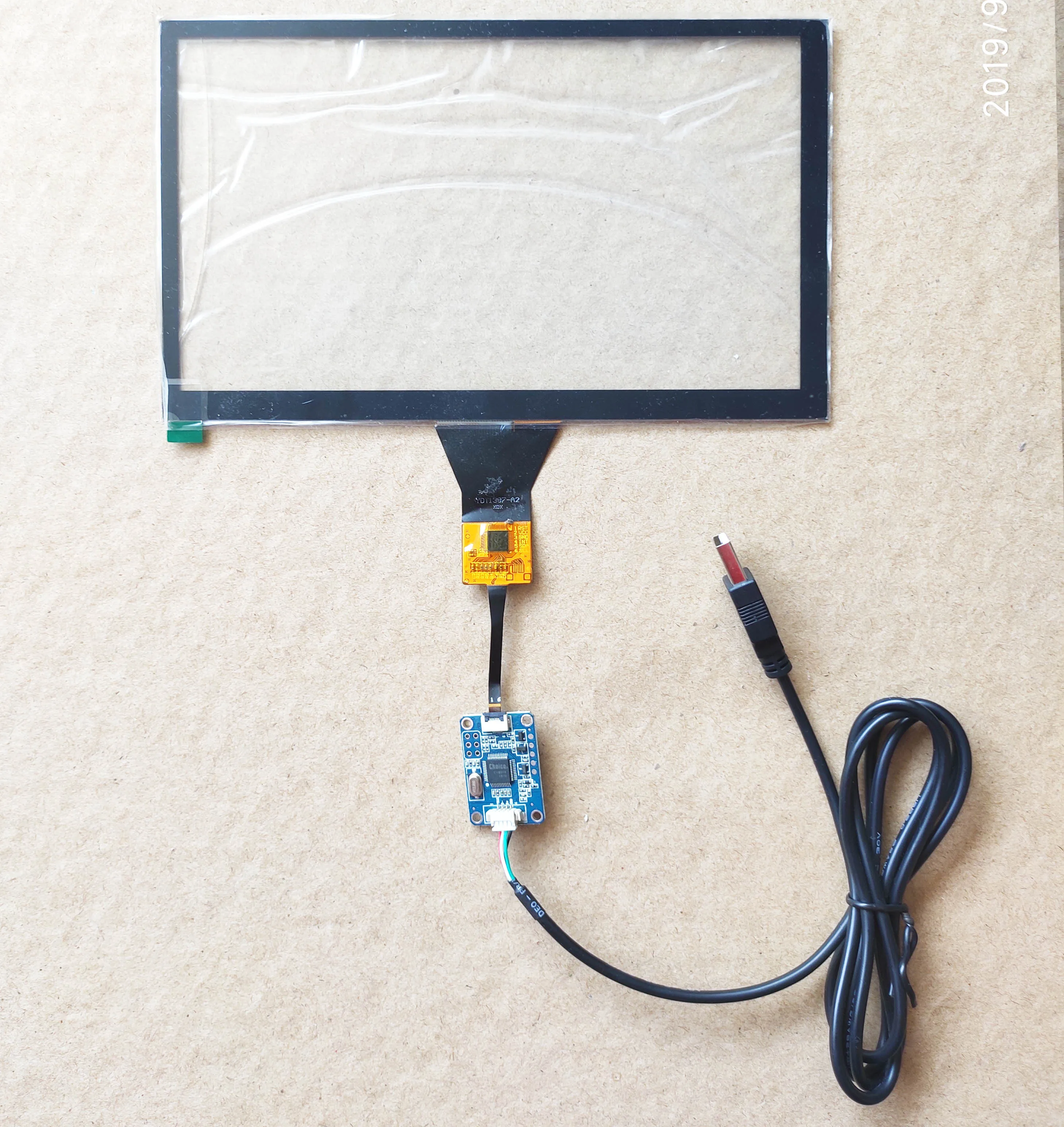 Pay attention to the connection direction of the cable.（The following pictures are for reference ...