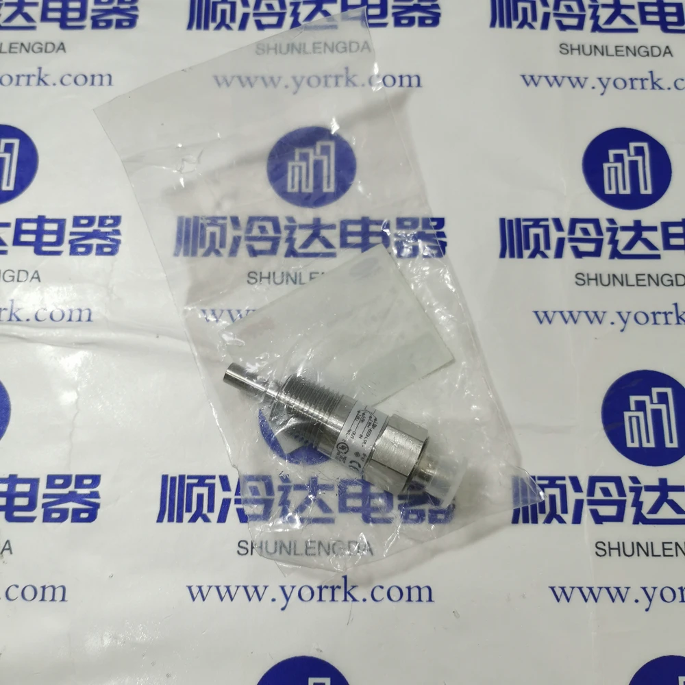 Carrier-30HXC-HXY-IFM-Flow-Switch-00PPG000030500-Sensor-SC050R.jpg