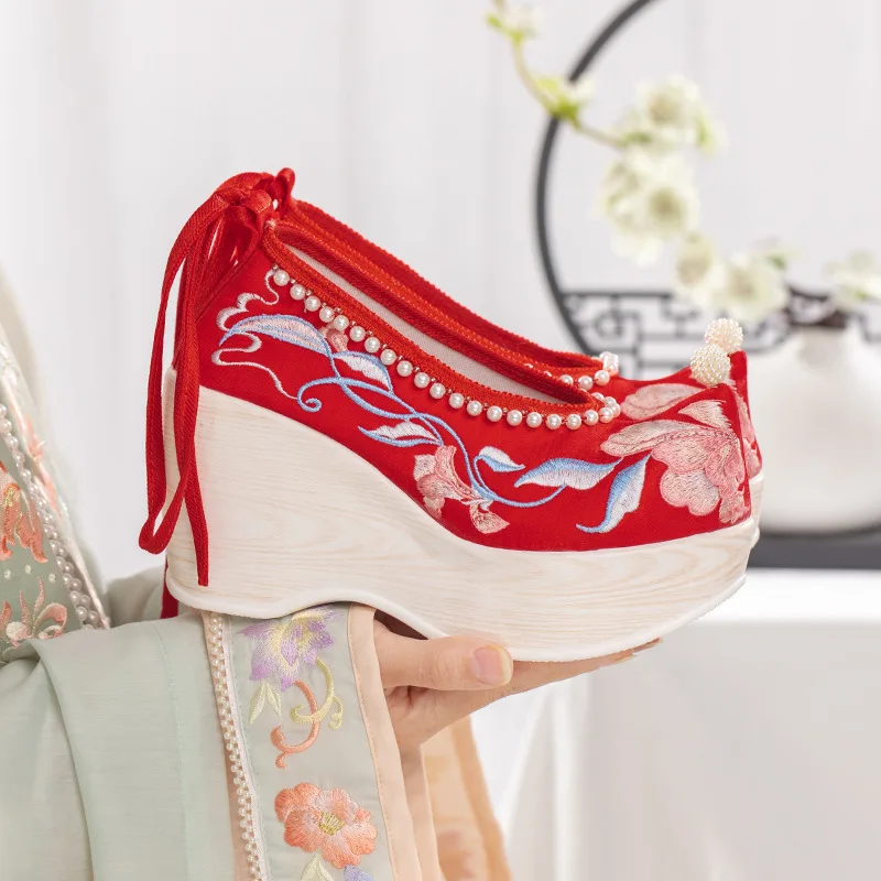 Embroidery Chinese Shoes Woman | Boots Women Chinese Embroidery ...