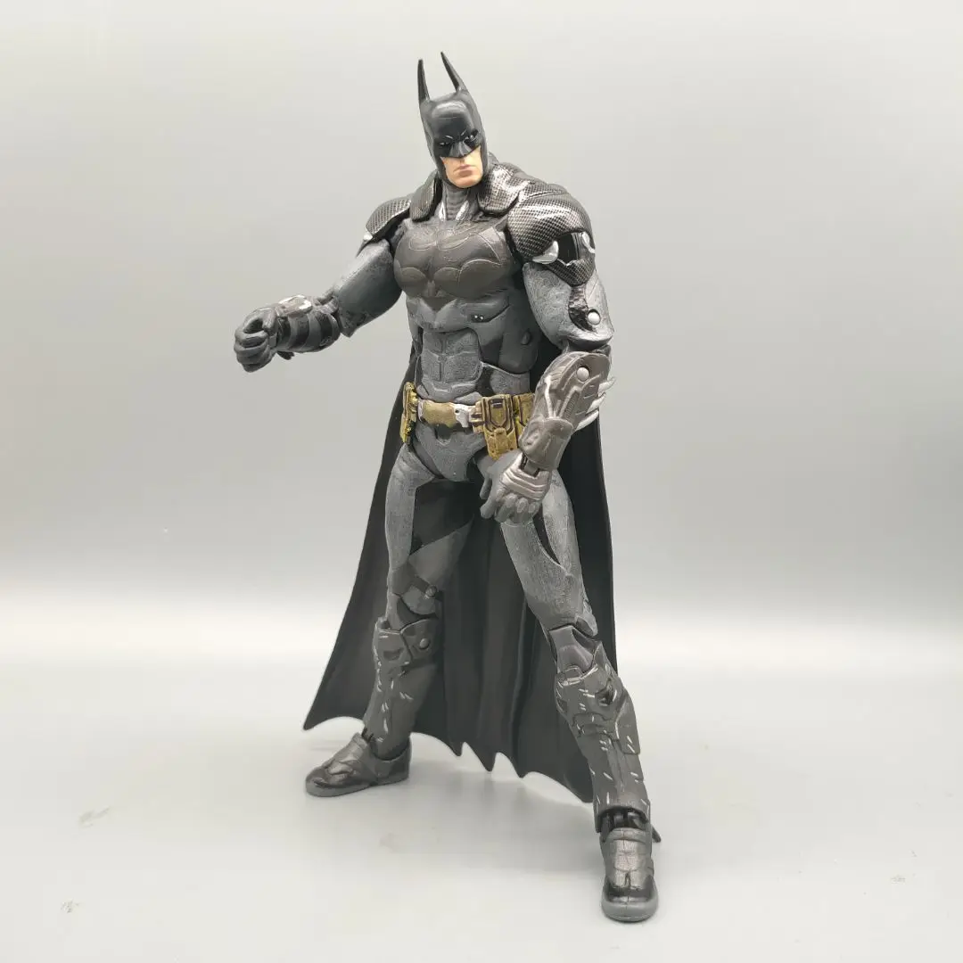 DCC-Collectibles-Ark-ham-Knight-Bat-Hero-Armored-7-Action-Figure.jpg