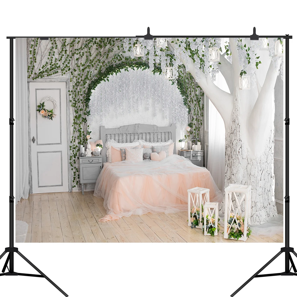 Lyavshi-Boudoir-Tree-Photobooth-Photocall.jpg