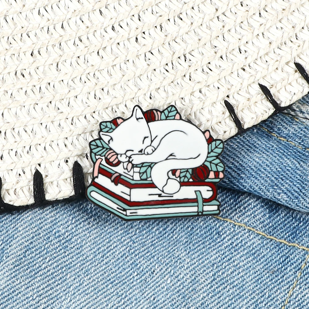 Cat Reading Book Enamel Pin Cartoon Sleeping Kitten Brooches Cute Book ...