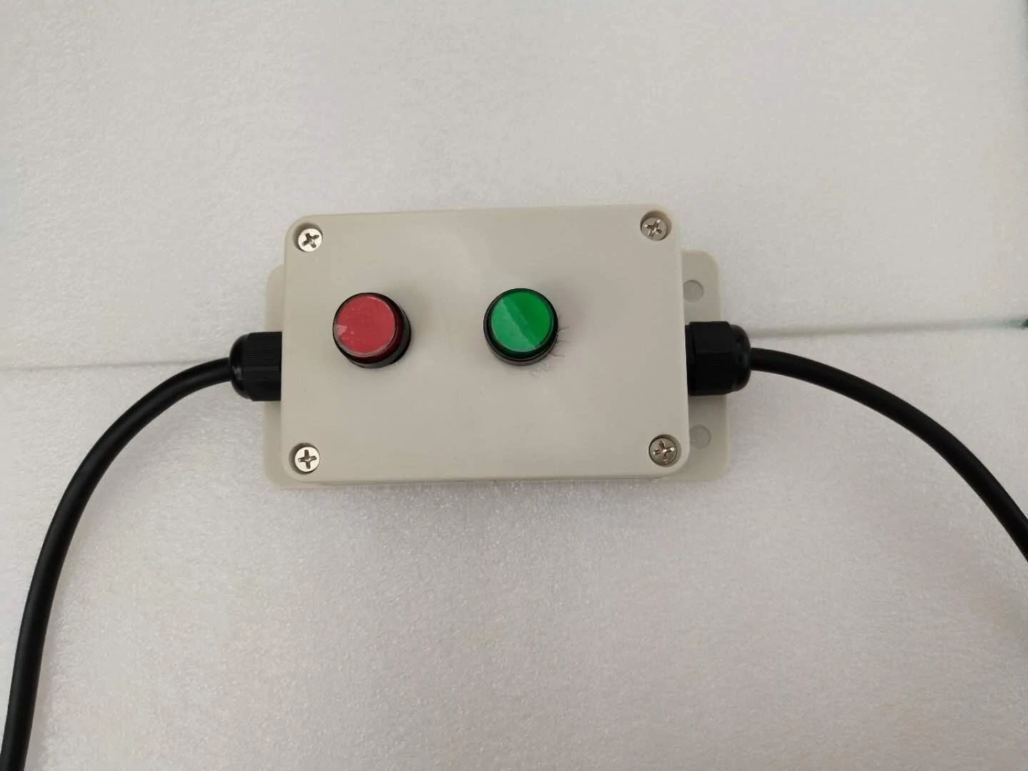 New arrival easy operation mini red green LED traffic light manual ...