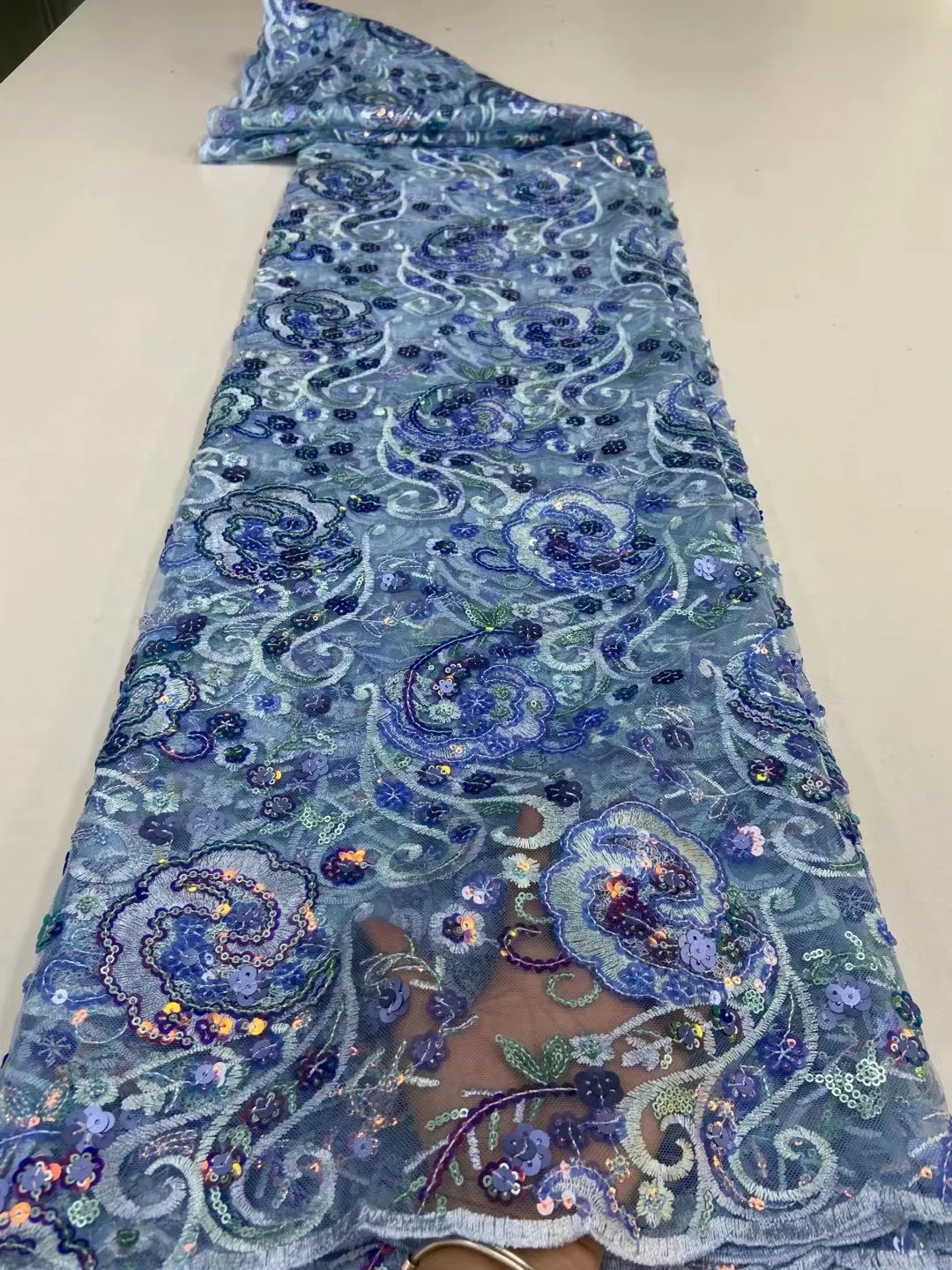 Tela de encaje de tul africano azul celeste, bordado de lentejuelas ...