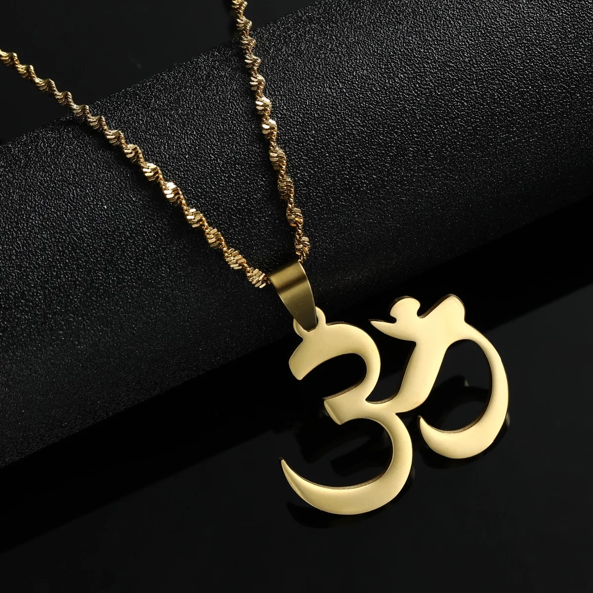 Gold India Yoga Necklace Pendant Men Ohm Hindu Buddhist Aum Om Hinduism ...