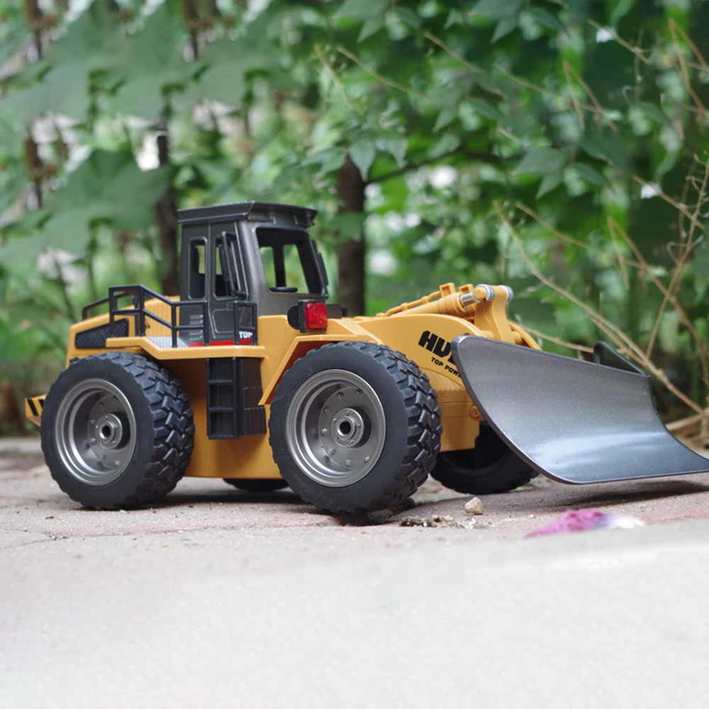 Rc Tractors With Plows